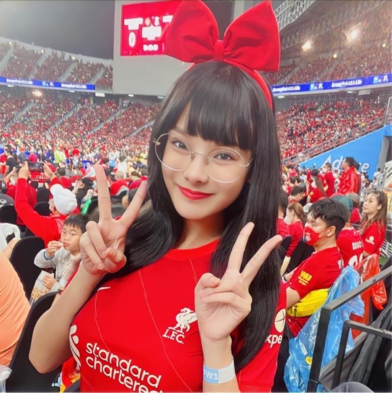 น้องบีโกะ Beeko pinknavy สาวแบ๊ว น่ารัก แฟนพันธุ์แท้ ลิเวอร์พูล ขวัญใจ ...